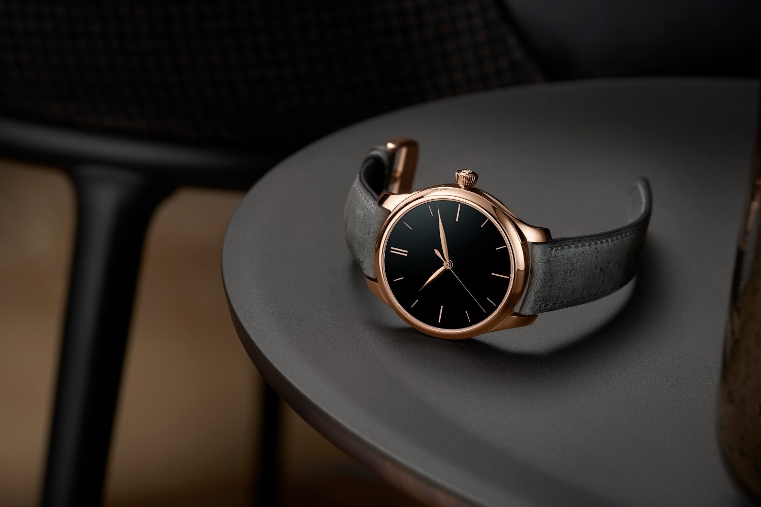 What Is Vantablack? The Science Behind The Darkest Watches Ever Made ...